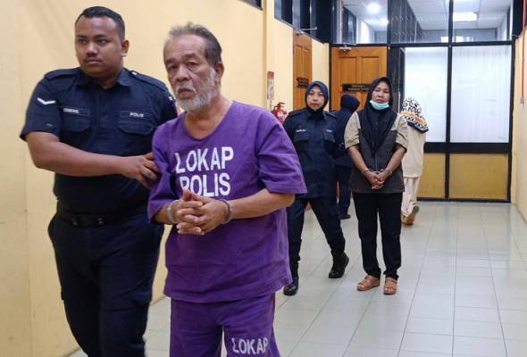 Suami isteri didakwa jadi pengangkut seludup PATI | Astro Awani