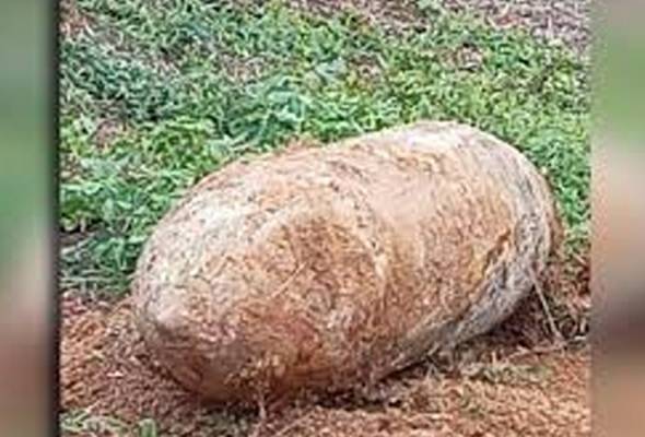 Orang awam jumpa bom lama sebesar tong gas di Gemas | Astro Awani