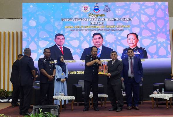 Panik, tamak antara punca mangsa jenayah scam semakin meningkat | Astro ...