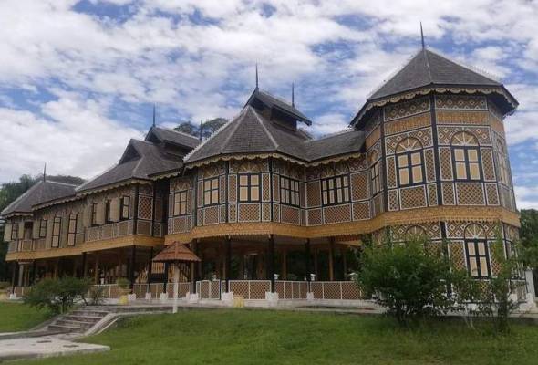 Memperkasa identiti bandar moden melalui pemeliharaan warisan - Rahim ...