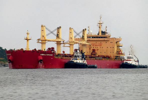 Houthi serang kembali kapal milik Amerika Syarikat | Astro Awani