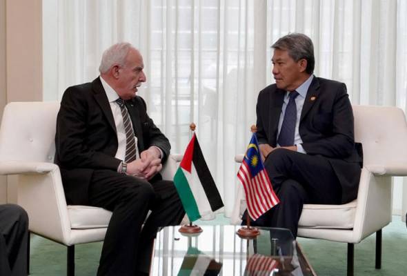 Mohamad Hasan adakan pertemuan dua hala dengan rakan sejawat di luar ...