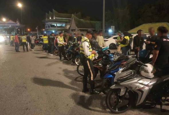 Lagak samseng jalanan malam minggu 'makan diri' | Astro Awani