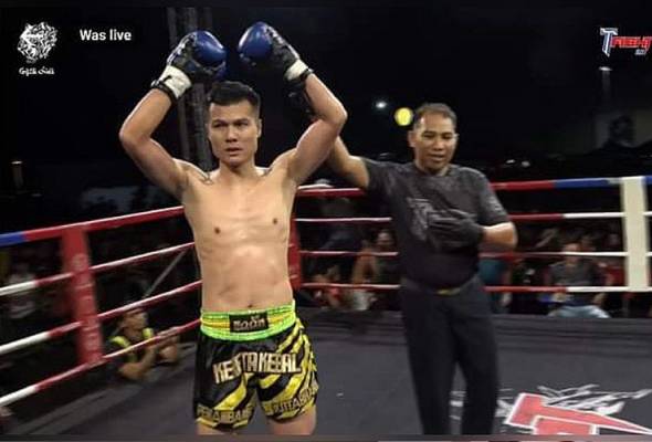 Muslim Ahmad raih kemenangan 'TKO' dalam perlawanan sulung | Astro Awani