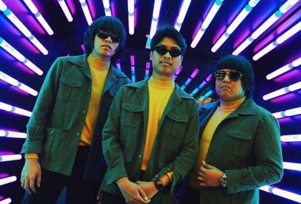 'Ada nilai sentimental' - Kugiran Masdo enggan jual ratusan blazer dan ...