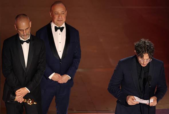 Britain's 'Zone of Interest' wins best international film Oscar | AWANI International