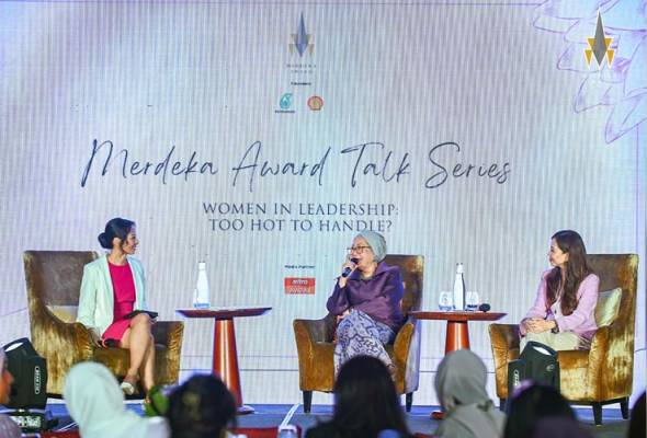 Merdeka Award Trust Talk Series 2024 tumpu perkasa kepimpinan wanita | Astro Awani