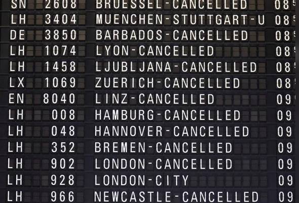 Strike wave hits German rail and airports as disputes mount | Astro Awani