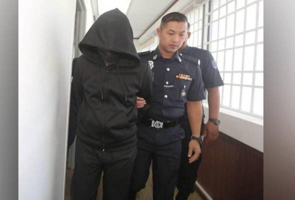 Pegawai polis didakwa bunuh pelajar, kes dipindah ke Mahkamah Tinggi | Astro Awani