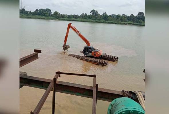 Gangguan bekalan air di Pasir Mas, Tumpat semakin pulih - Exco | Astro Awani