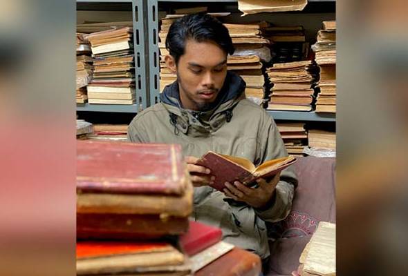 MAIPk sedia bantu pelajar di Mesir bawa pulang 200 naskah kitab ulama ... MAIPk sedia bantu pelajar di Mesir bawa pulang 200 naskah kitab ulama ...