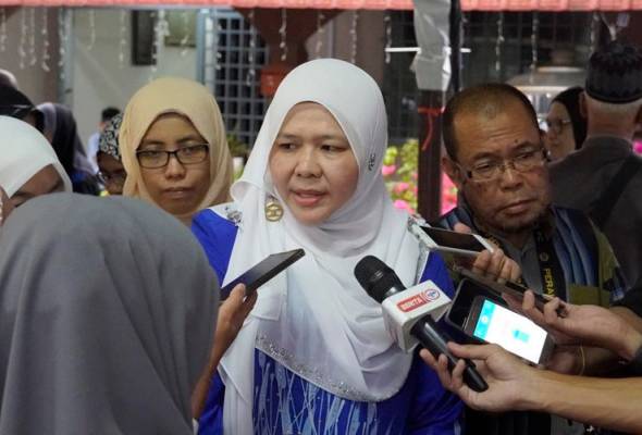 JKM bantu kaunseling keluarga mangsa nahas helikopter Lumut | Astro Awani