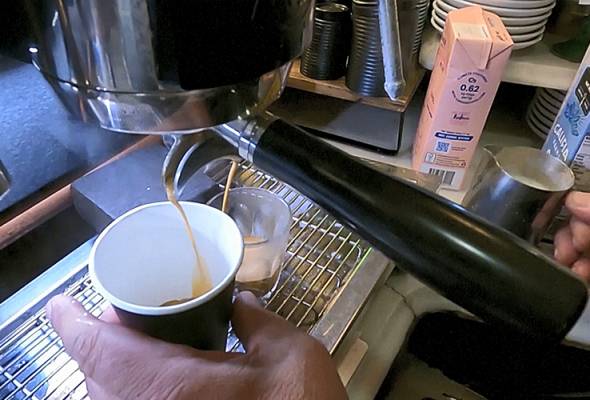 Australian researchers turn morning coffee waste into greener concrete ...