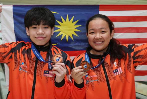 Skuad boling remaja tuai dua gangsa pada hari pertama kejohanan Asia | Astro Awani