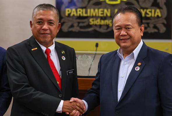 Roslan Ismail dilantik Ketua Pengarah Kerja Raya baharu | Astro Awani