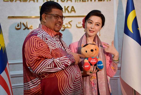 Ab Rauf terima kunjung hormat Duta Setiakawan Pelancongan Melaka Fan ...