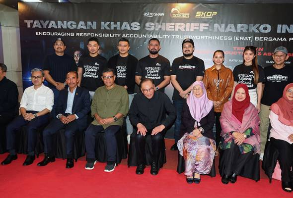 PM luang masa tonton filem Sheriff Narko Integriti | Astro Awani