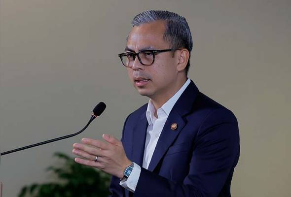 Kelayakan akademik penting, teladan untuk rakyat - Fahmi | Astro Awani