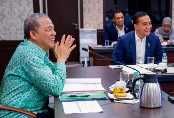 MB Johor, TPM Fadillah bincang isu sumber bekalan air negeri | Astro Awani