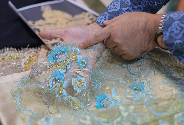 #AgongKita: Corak ragam bunga raya pilihan Sultan Ibrahim sempena ...