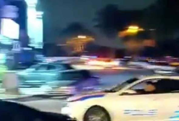 Pasangan kekasih lari pemeriksaan polis ditahan | Astro Awani