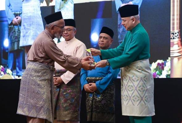 Pensyarah Kanan USAS dipilih Tokoh Maal Hijrah Perak 1446H | Astro Awani