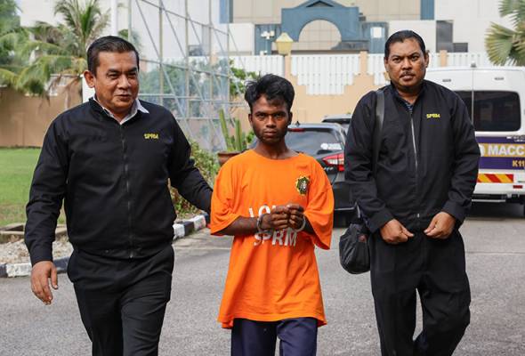 Buruh Myanmar didenda RM5,000 beri suapan kepada polis | Astro Awani