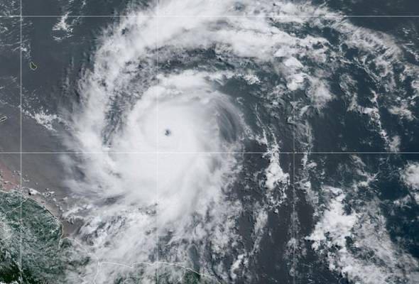 Beryl, earliest Category 4 hurricane on record, brings life-threatening ...