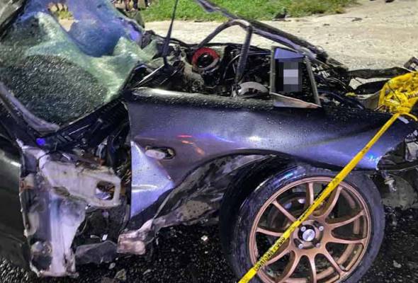 Suami isteri antara tiga maut, kemalangan dua kenderaan | Astro Awani