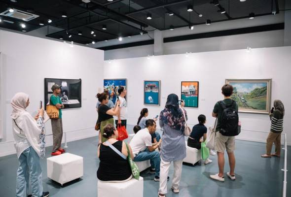 Galeri Khazanah tampil 46 karya seni pada pameran seni mini di George ...