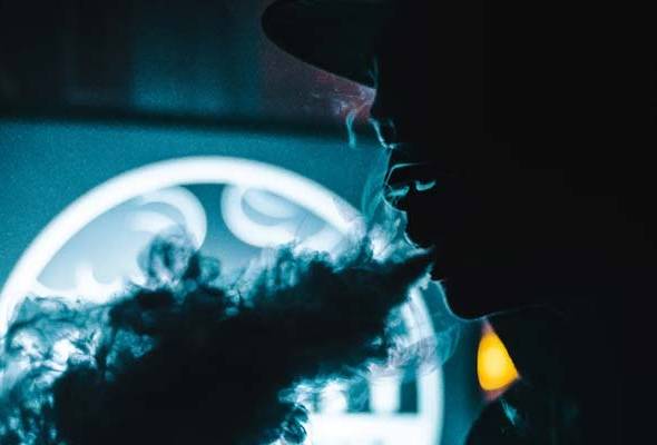 Pelajar Tingkatan 4 sawan, hisap vape 'magic mushrooms' | Astro Awani