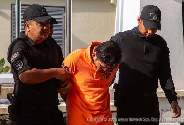 Lelaki tikam dua wanita di surau didakwa cuba bunuh | Astro Awani