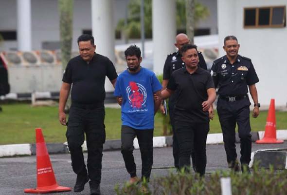 Lelaki Rohingya didakwa bunuh isteri, dua anak | Astro Awani