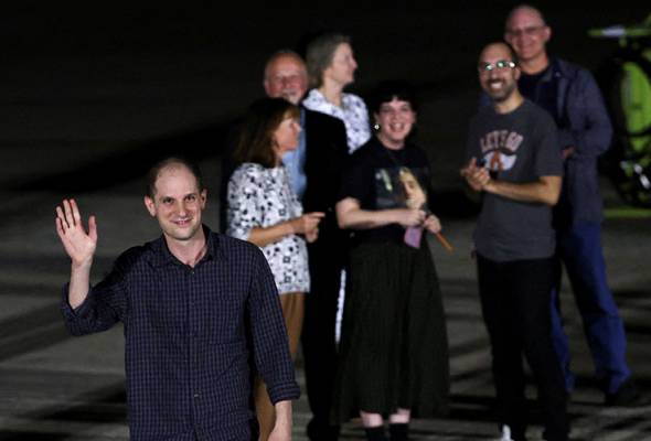 Americans, Russian assassin freed in biggest post-Cold War prisoner ...