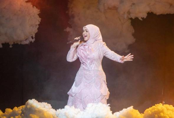 ‘Cinta Di Awan’ konsert solo penutup 2024 buat Siti Nurhaliza | Astro Awani