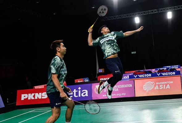 Pukulan smesy senjata utama Sze Fei-Nur Izzuddin atas gelanggang - Boon ...