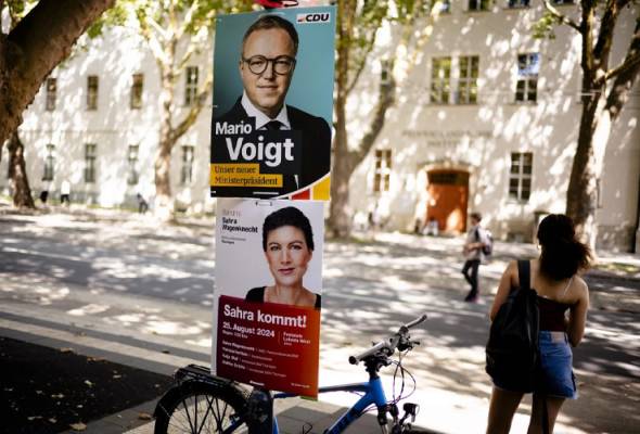 Pusat mengundi dibuka di dua negeri timur Jerman | Astro Awani