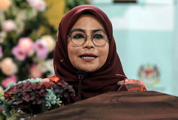 PRK DUN Mahkota: Wanita UMNO serah tiga nama - Noraini | Astro Awani