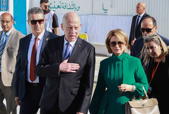 Presiden Tunisia Kais Saied dijangka menang pilihan raya - Tinjauan ...