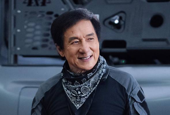Pengsan di set penggambaran bukan penghalang buat Jackie Chan teruskan ...