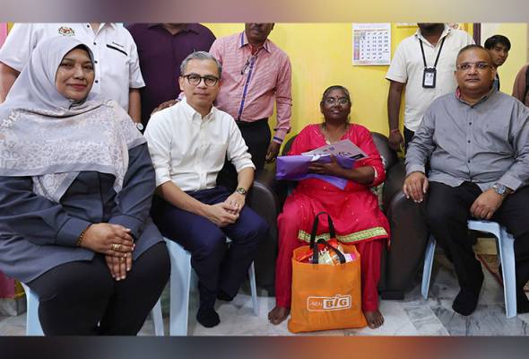 Deepavali: Dua veteran media terima sumbangan Tabung Kasih@HAWANA ...