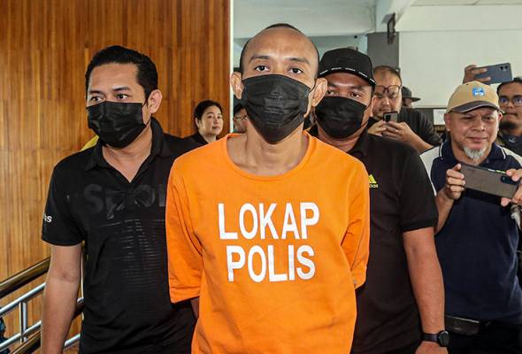 Lelaki didakwa bunuh abang sendiri | Astro Awani