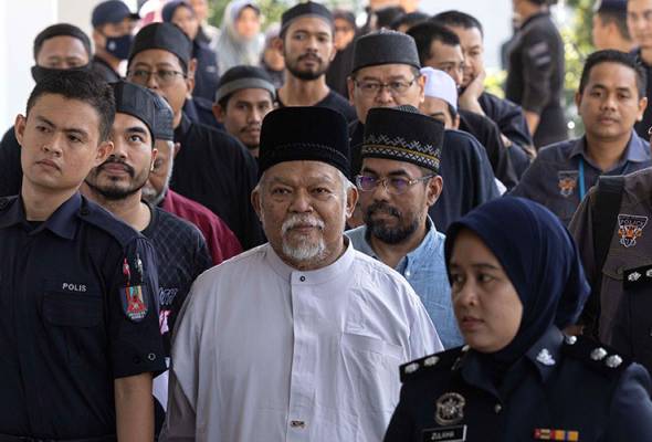 Hanya satu pertuduhan terhadap CEO, 21 ahli GISB setakat ini - Peguam | Astro Awani