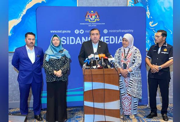 Syarat tambahan lesen memandu kepada warga emas? Kerajaan tidak akan terburu-buru - Anthony ...