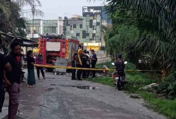 Kanak-kanak 8 tahun dikhuatiri lemas terjatuh dalam longkang besar | Astro Awani