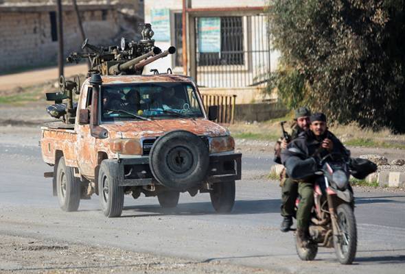 Penentang Syria serang Aleppo, tentera Syria tutup lapangan terbang ...