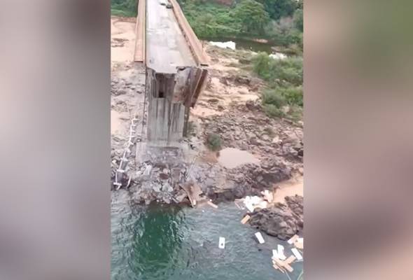 Brazil bridge collapses, spilling sulfuric acid into river | AWANI ...