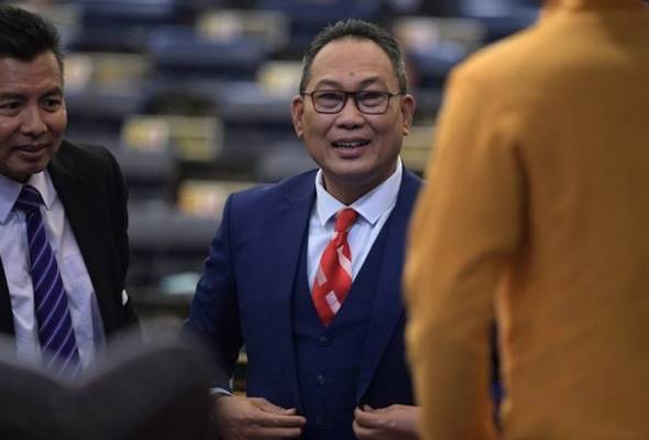Dewan Rakyat kecoh, Ahli Parlimen Pendang digantung 10 hari | Astro Awani