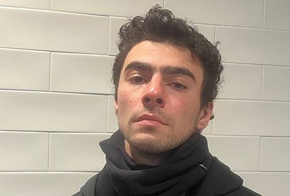 UnitedHealth murder suspect has angry outburst as details of his life ...