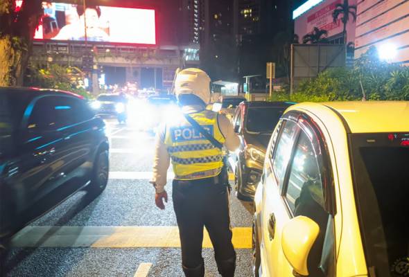 JSPT KL keluarkan 63 saman di sekitar pusat bandar | Astro Awani